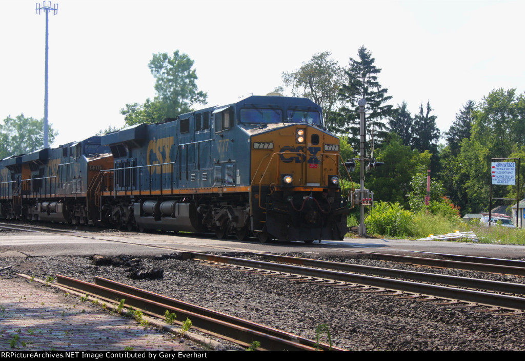 CSX 777, CSX 5311 and CSX mystery unit